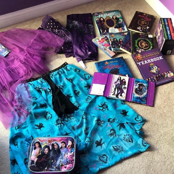 Disney | Other | Disney Descendants Lot | Poshmark